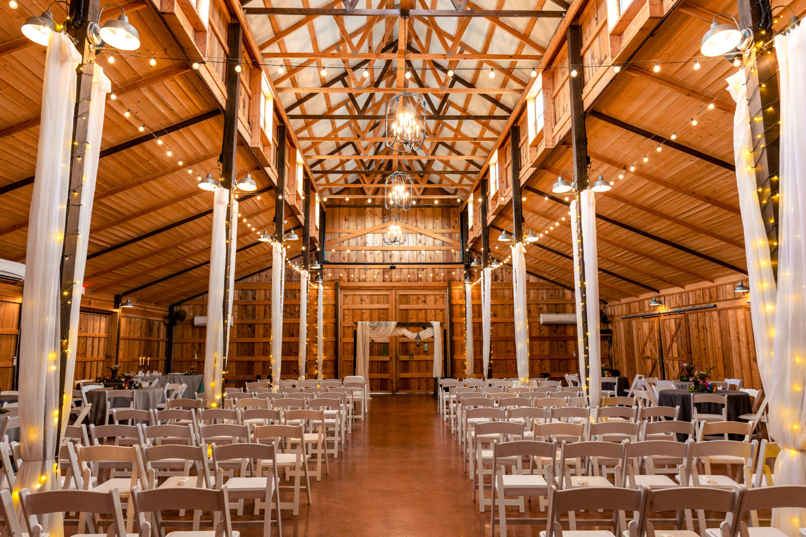 Decatur Wedding | Big White Barn | Lorna + Samuel