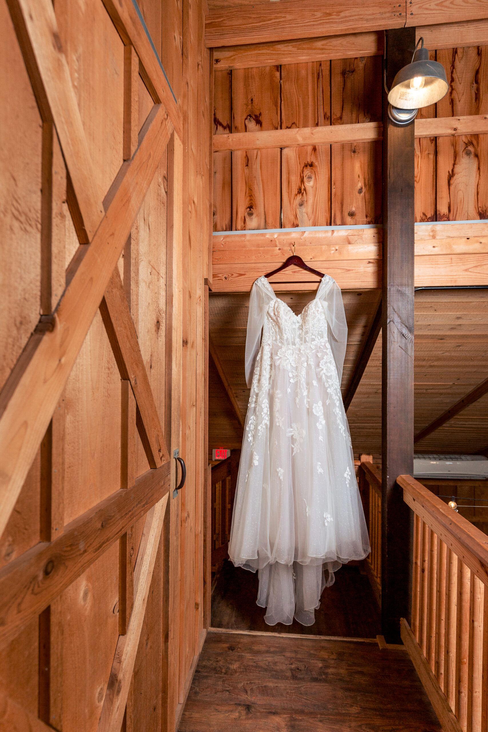 Decatur Wedding | Big White Barn | Lorna + Samuel